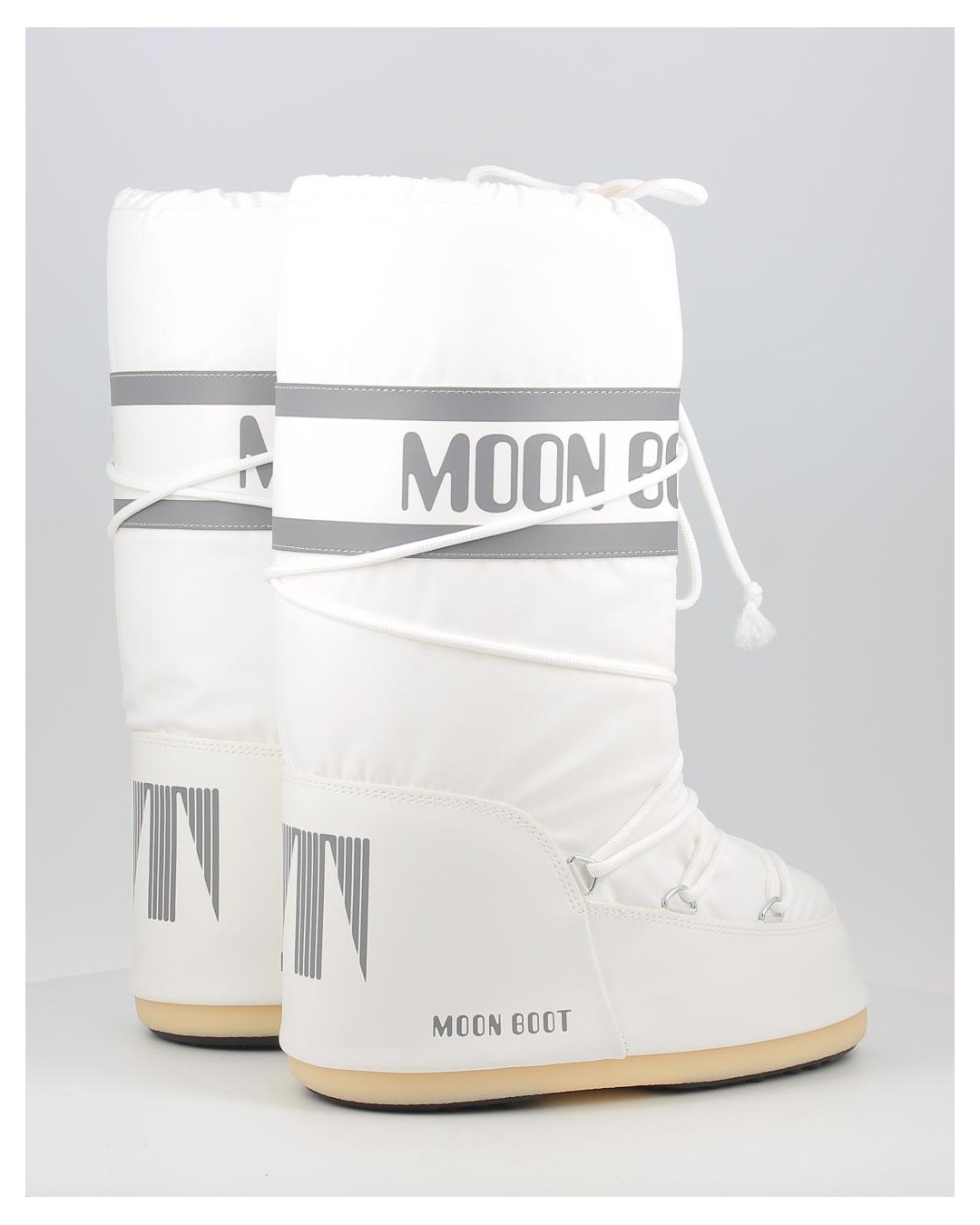 Botas MOON BOOT MB ICON NYLON blanco. Zapatos Obi